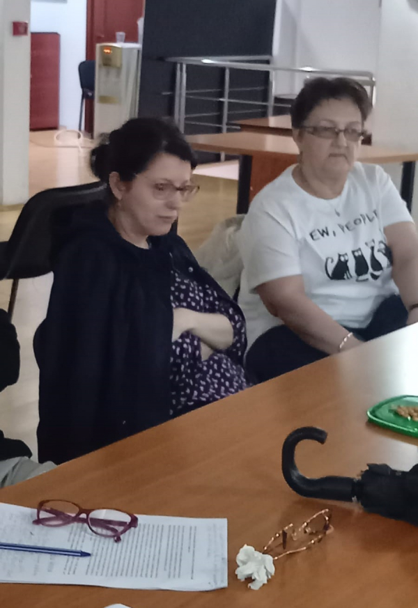 Cenaclul "Noduri şi Semne", în ţara oglinzilor strâmbe - Viaţa Liberă ...